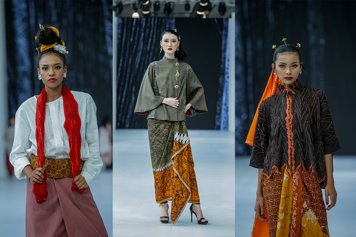 Kreativitas Desainer Mengolah Wastra dalam Busana Modern Hiasi Jakarta Fashion Week 2024